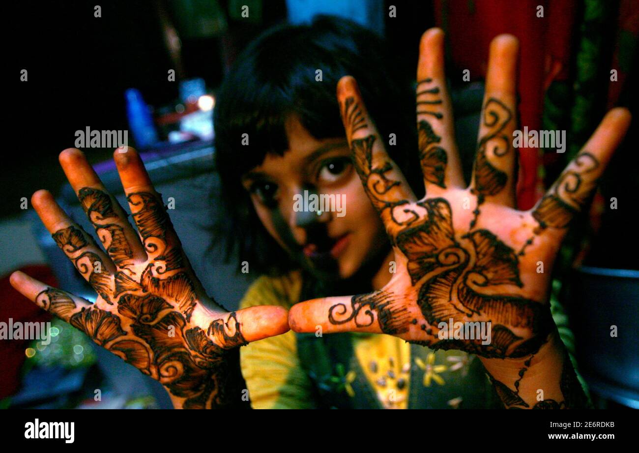 Slumdog millionaire rubina ali hi-res stock photography and images - Alamy