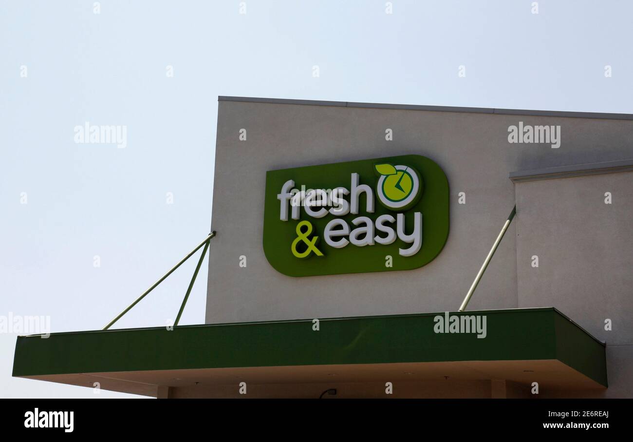 Food stores logo hi-res stock photography and images - Alamy