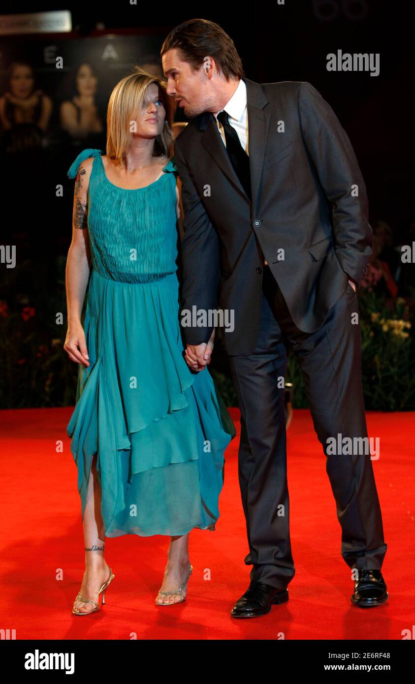 Ethan hawke ryan shawhughes brooklyns hi-res stock photography and ...