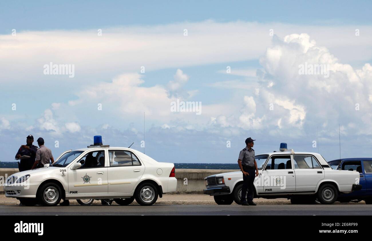 Cuba police car hi-res stock photography and images - Alamy