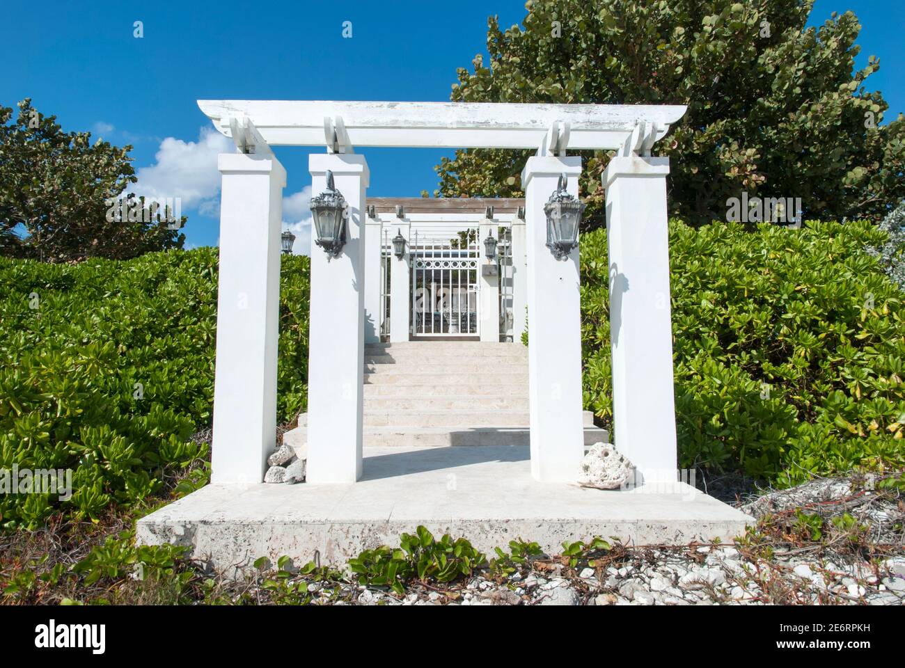 Bahama beach house hi-res stock photography and images - Alamy