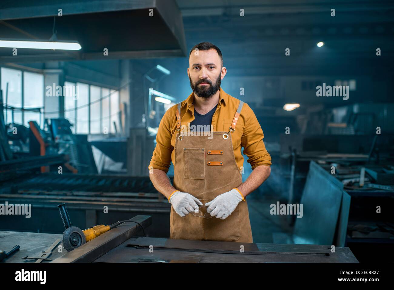 Industry look hi-res stock photography and images - Alamy