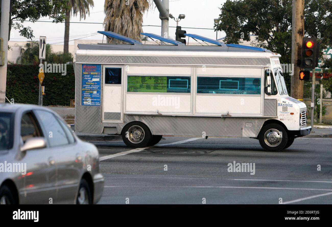 Taco trucks taco trucks hi-res stock photography and images - Alamy