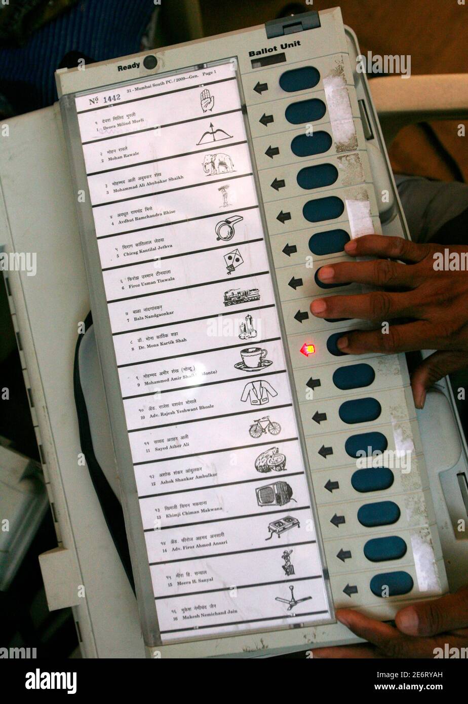 Electronic Voting Machine High Resolution Stock Photography and Images ... Electronic Voting Machine High Resolution Stock Photography and Images ...