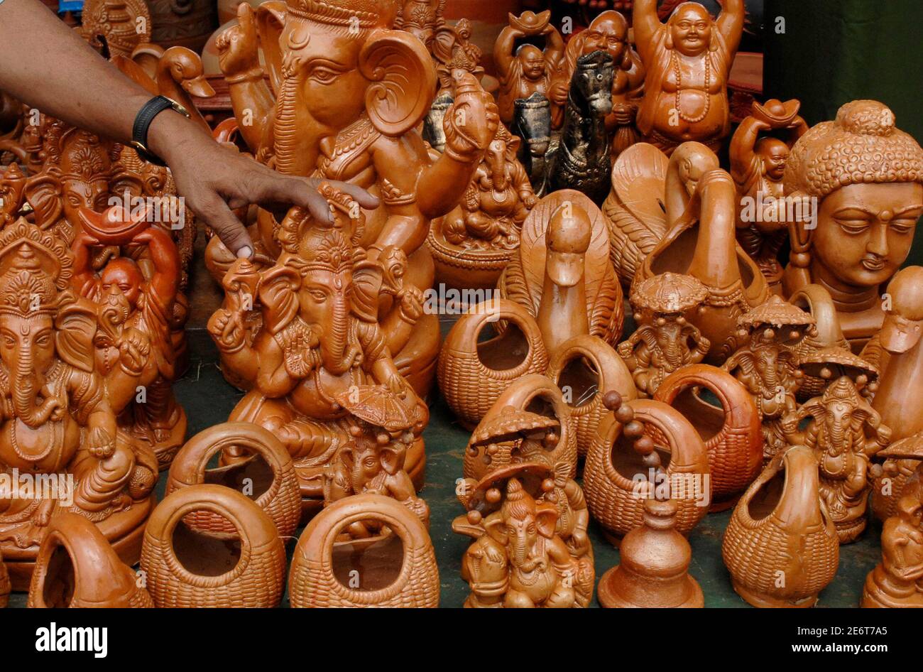 Terracotta decorations hi-res stock photography and images - Alamy