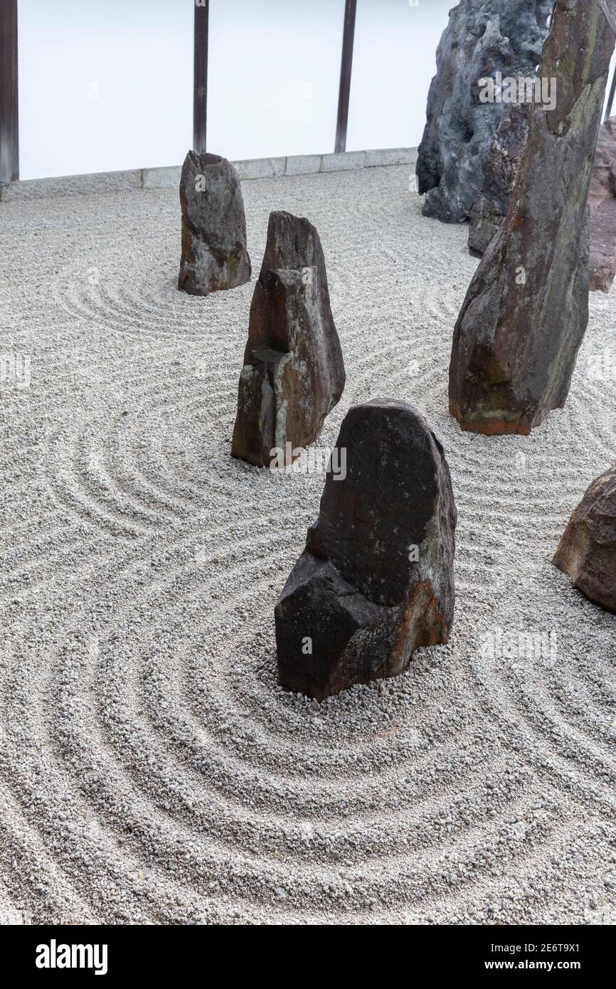 Japanese Zen Rock Garden at Tofuku-ji Temple Stock Photo - Alamy