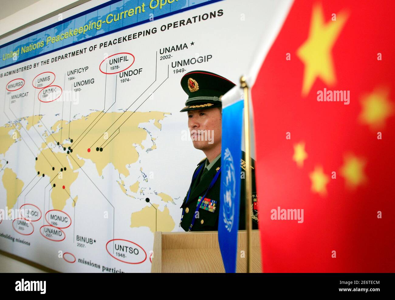 Pla peoples liberation army officer hi-res stock photography and images ...