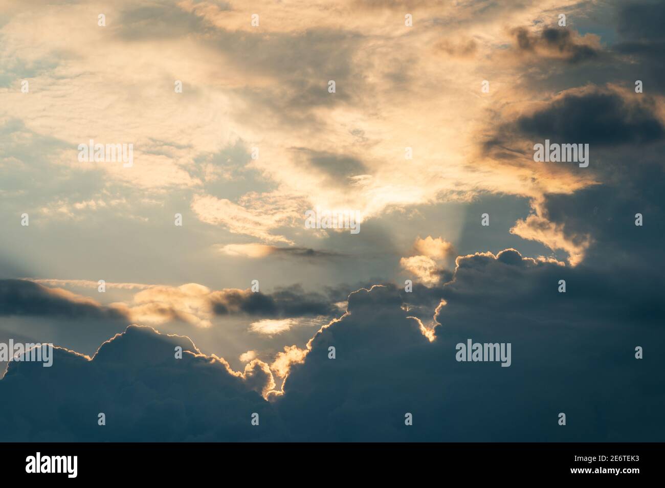 High altitude clouds hi-res stock photography and images - Alamy