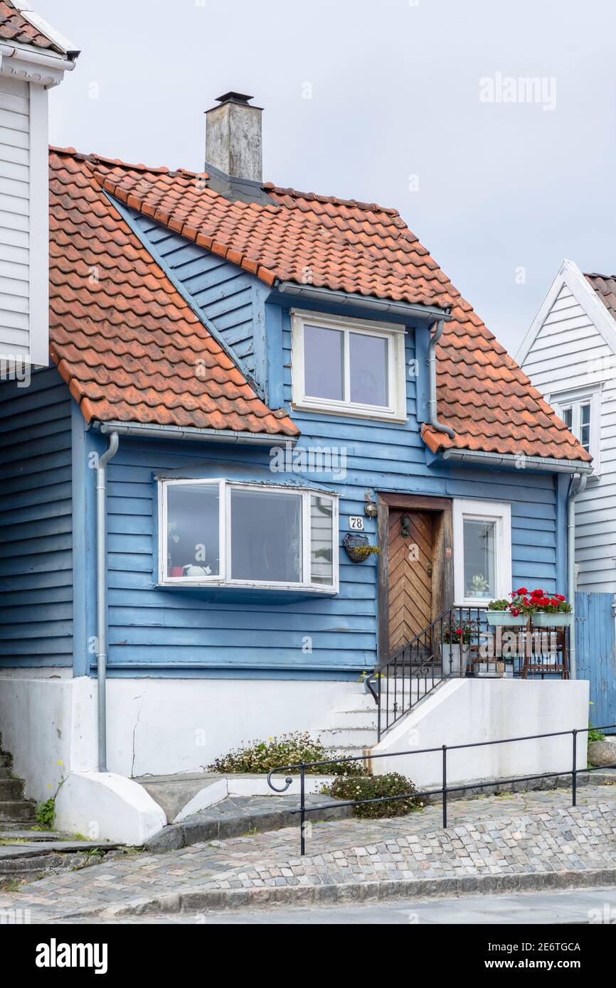 Blue cladding hi-res stock photography and images - Alamy