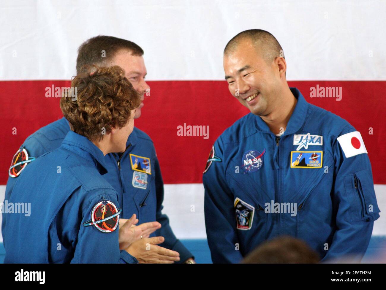 Eileen collins air force hi-res stock photography and images - Alamy