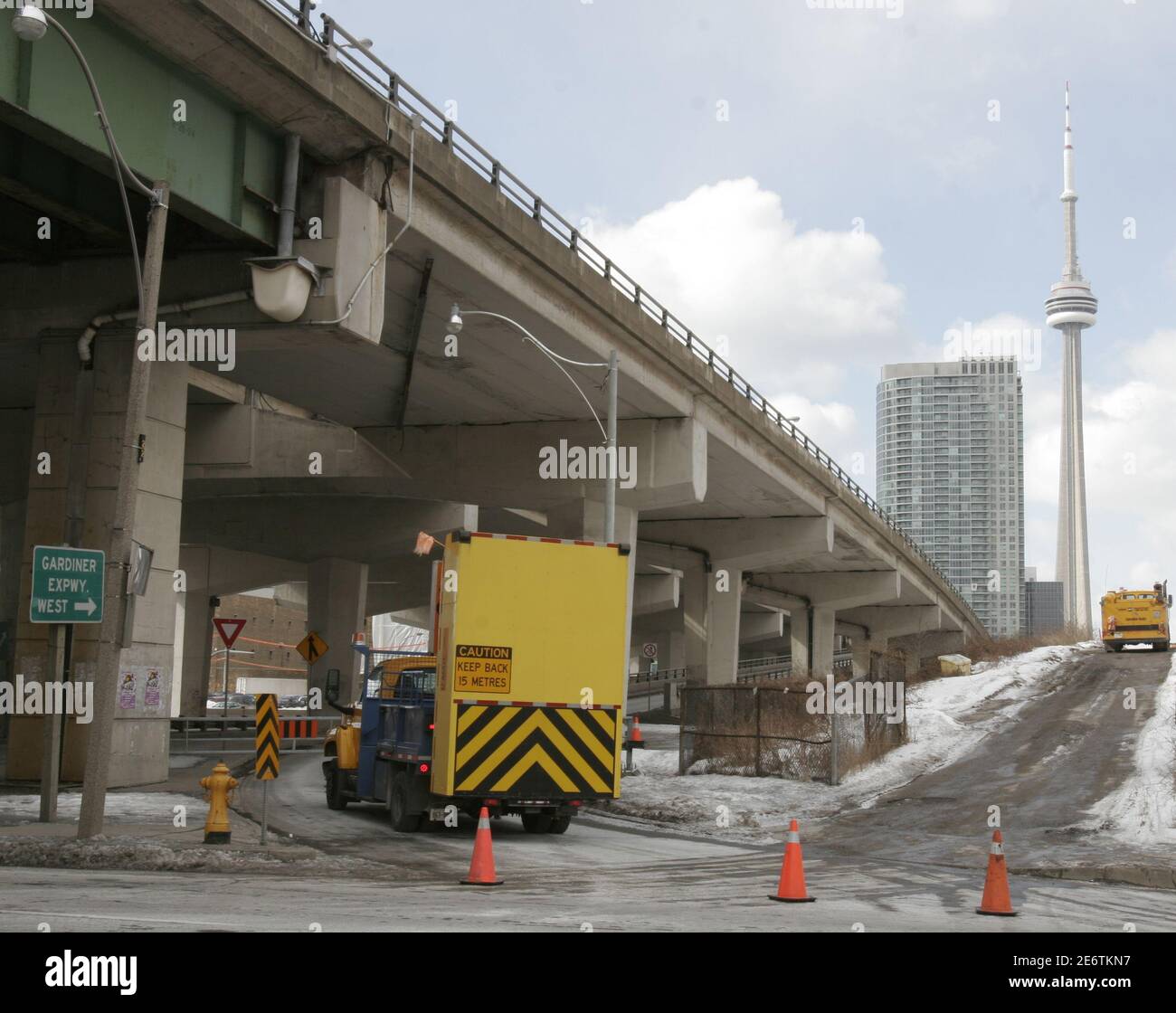 Major expressway hi-res stock photography and images - Alamy