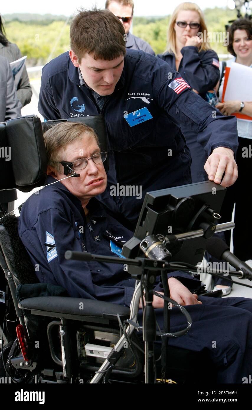 Stephen hawking computer hi-res stock photography and images - Alamy