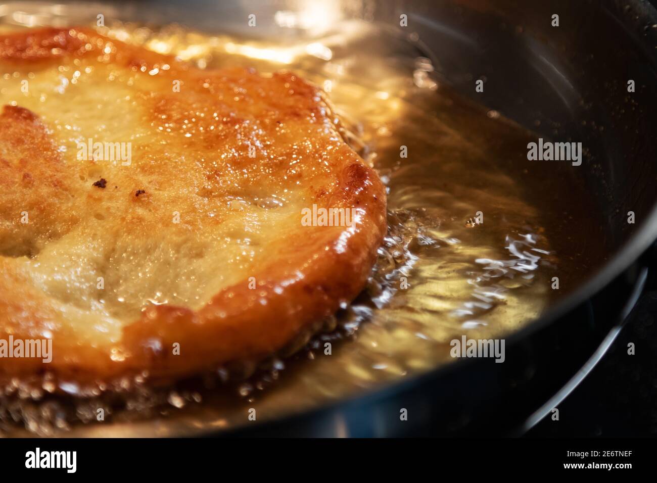 Chrome pan hi-res stock photography and images - Alamy