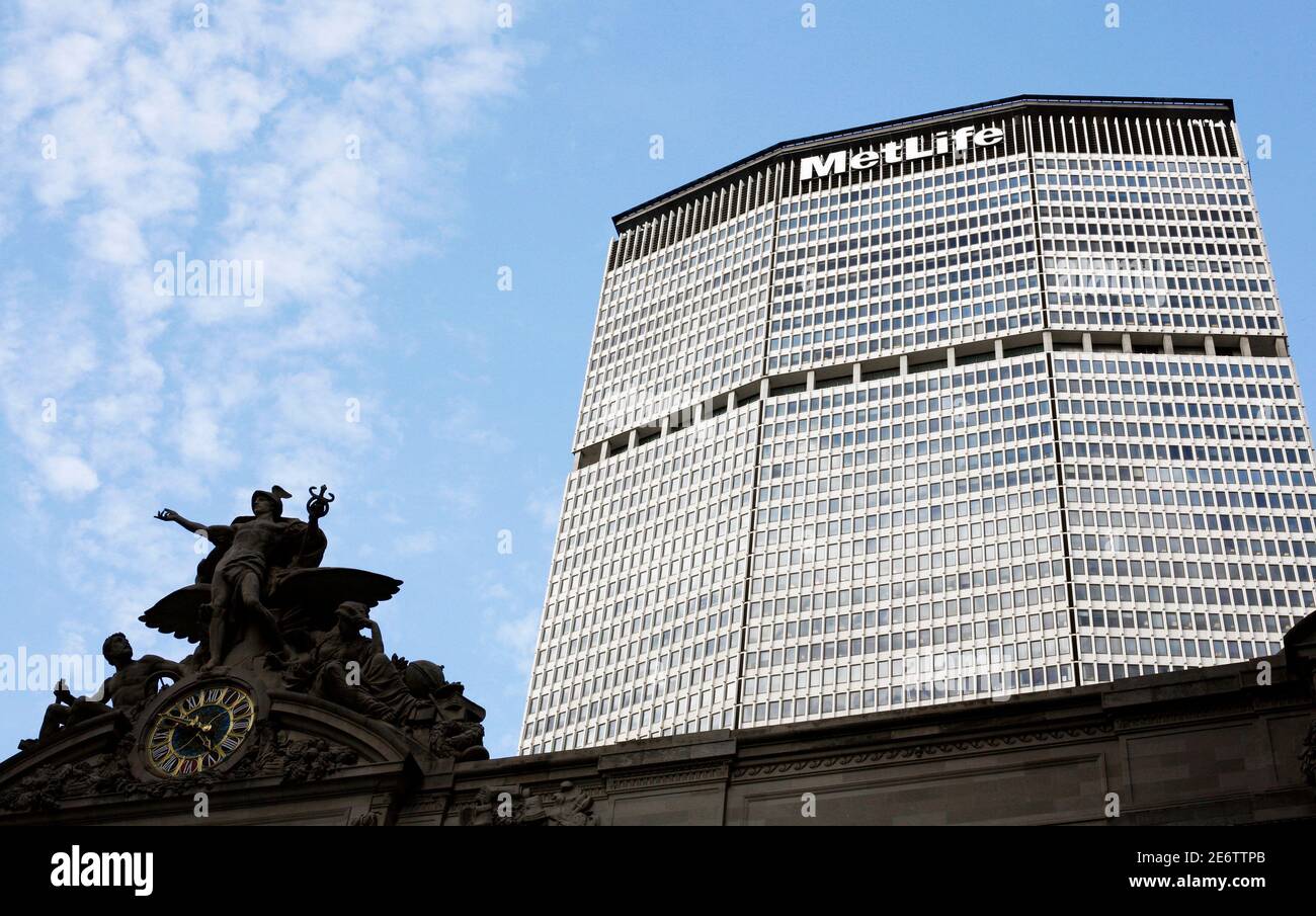 Metlife logo hi-res stock photography and images - Alamy