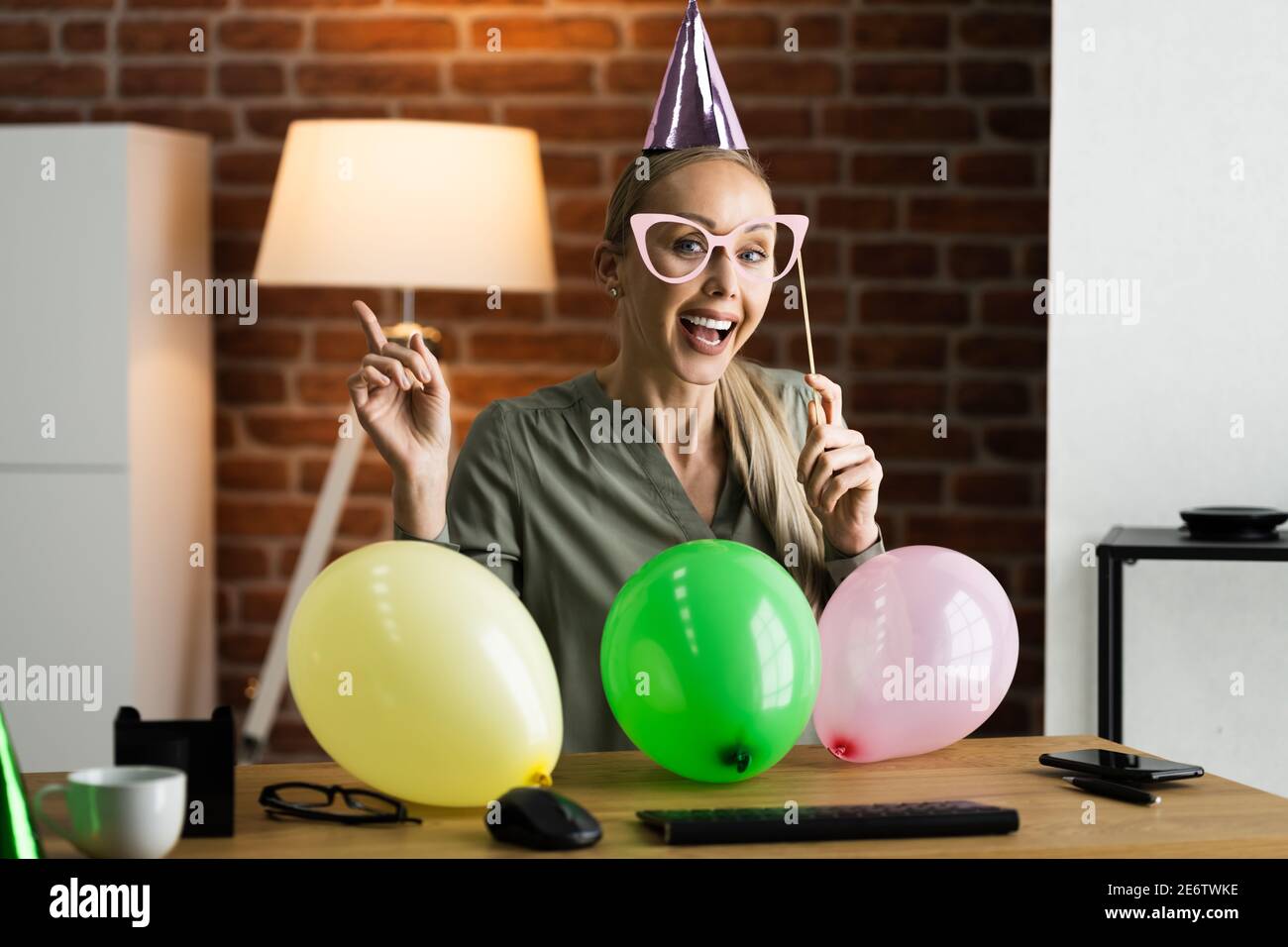 Virtual Online Birthday Party Video Conference Chat Stock Photo - Alamy