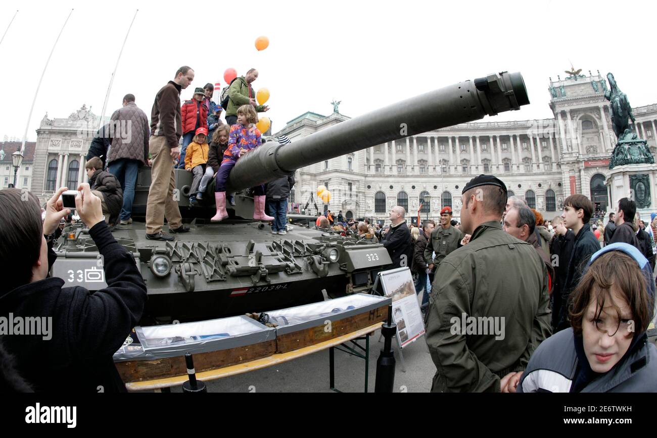 Austrian army tank hi-res stock photography and images - Alamy