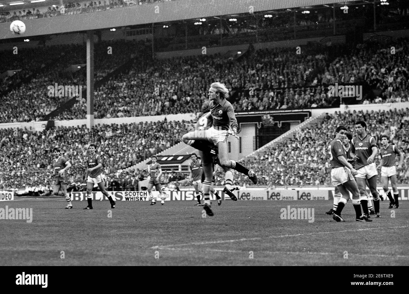 Manchester United goalkeeper Gary Bailey FA Cup Final against Everton ...