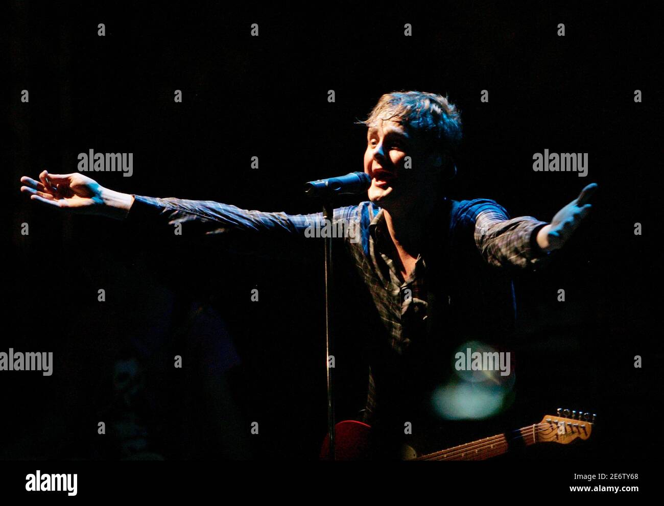 Keane lead singer tom chaplin hi-res stock photography and images - Alamy