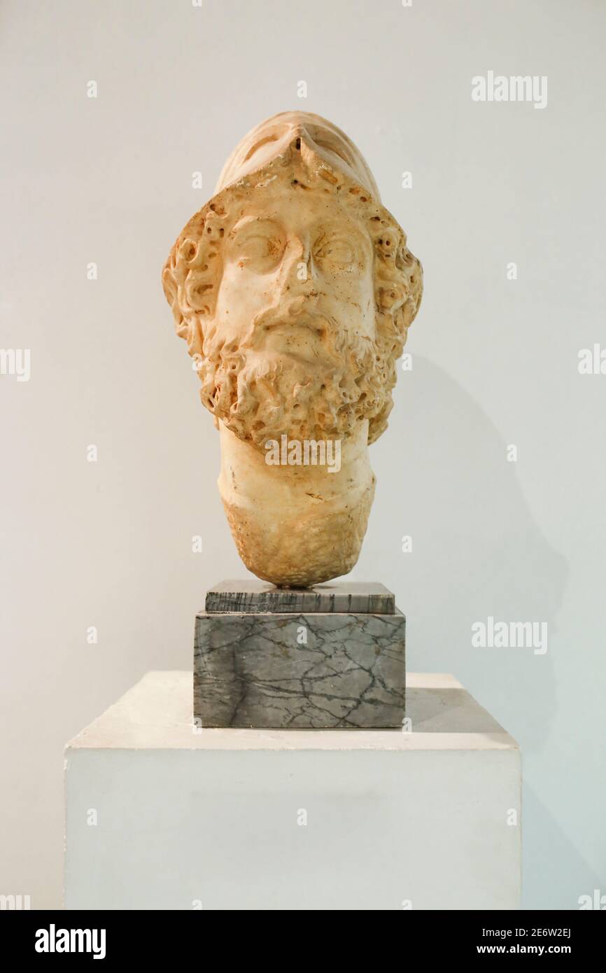 Mars god statue roman hi-res stock photography and images - Alamy