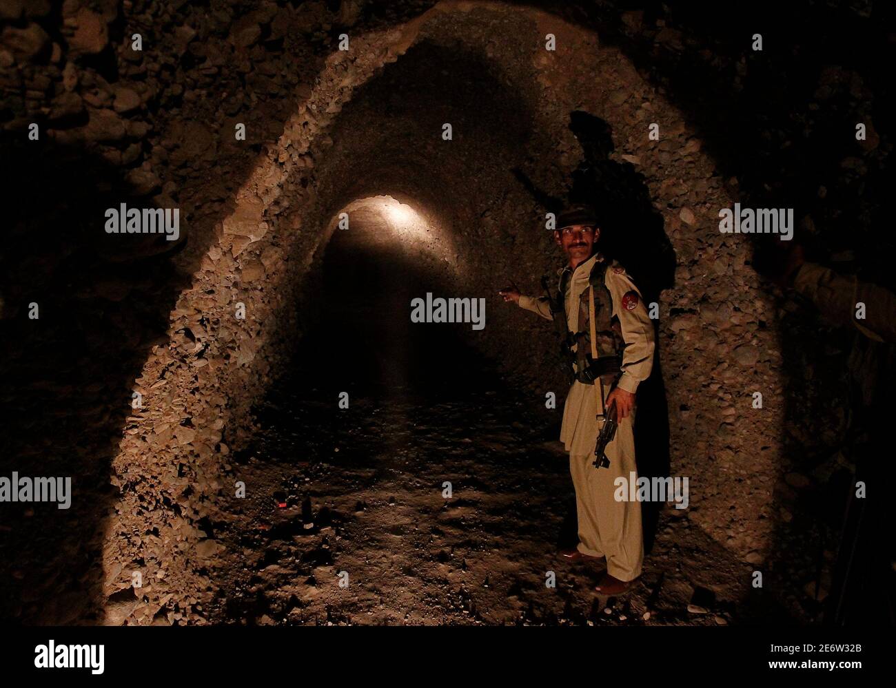 Military operation cave hi-res stock photography and images - Alamy