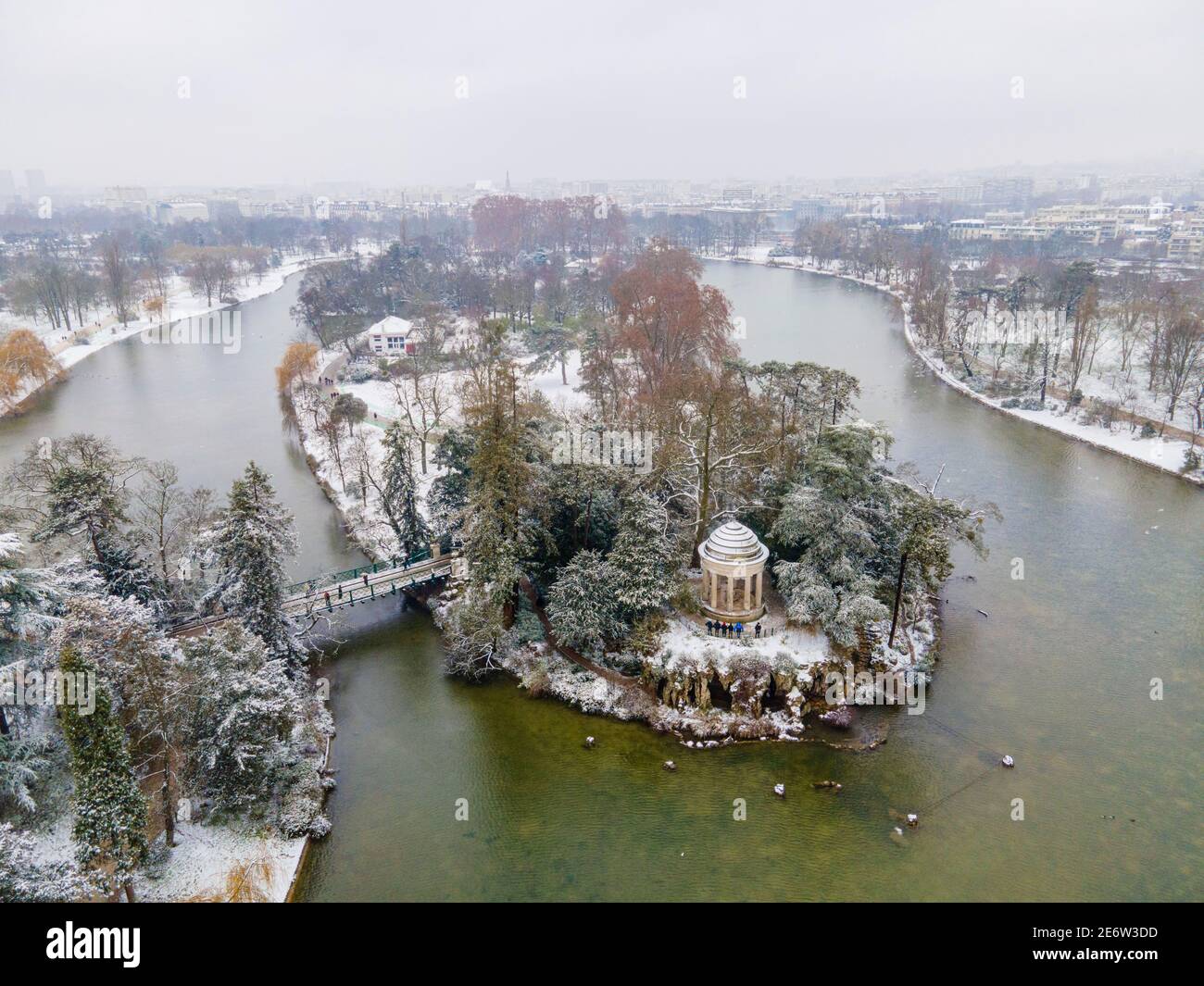 France, Paris, Bois de Vincennes, Lake Daumesnil in winter under the ...