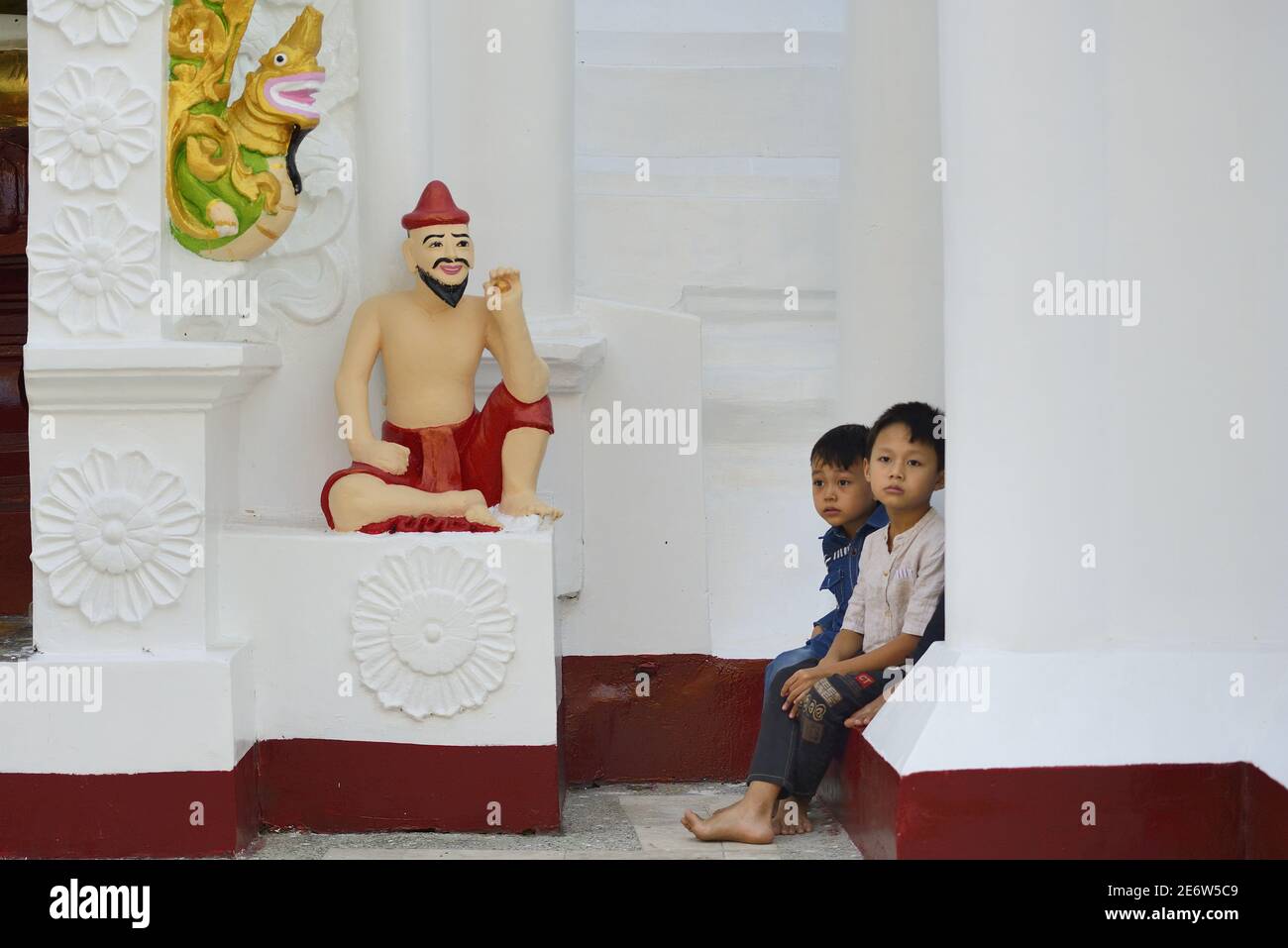 Myanmar (Burma), Yangon, Shwedagon pagoda Stock Photo - Alamy