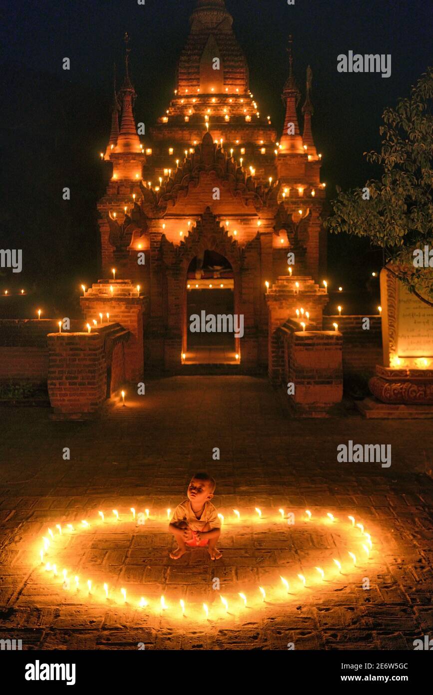 Myanmar (Burma), Bagan, Shwe Mann temple, Thadingyut festival of lights ...