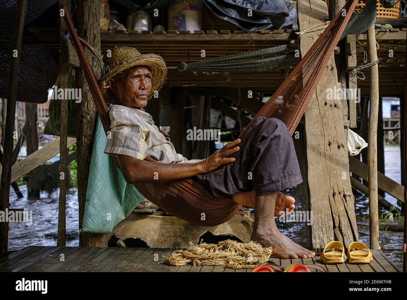 Cambodia, Kompong Kleang or Kampong Kleang, stilt houses village along ...