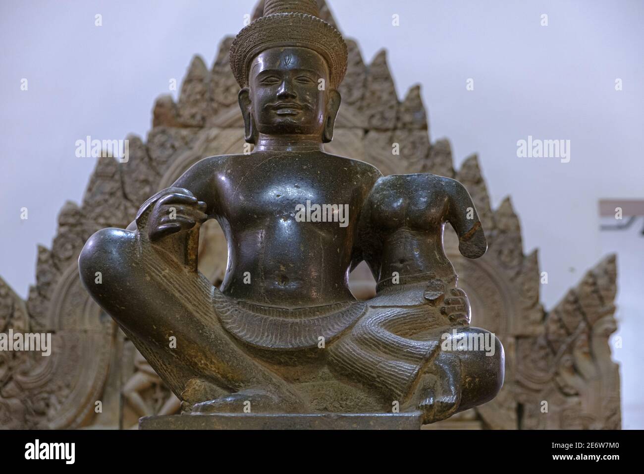 Cambodia, Phnom Penh, National museum, build by french in 1917, statue ...