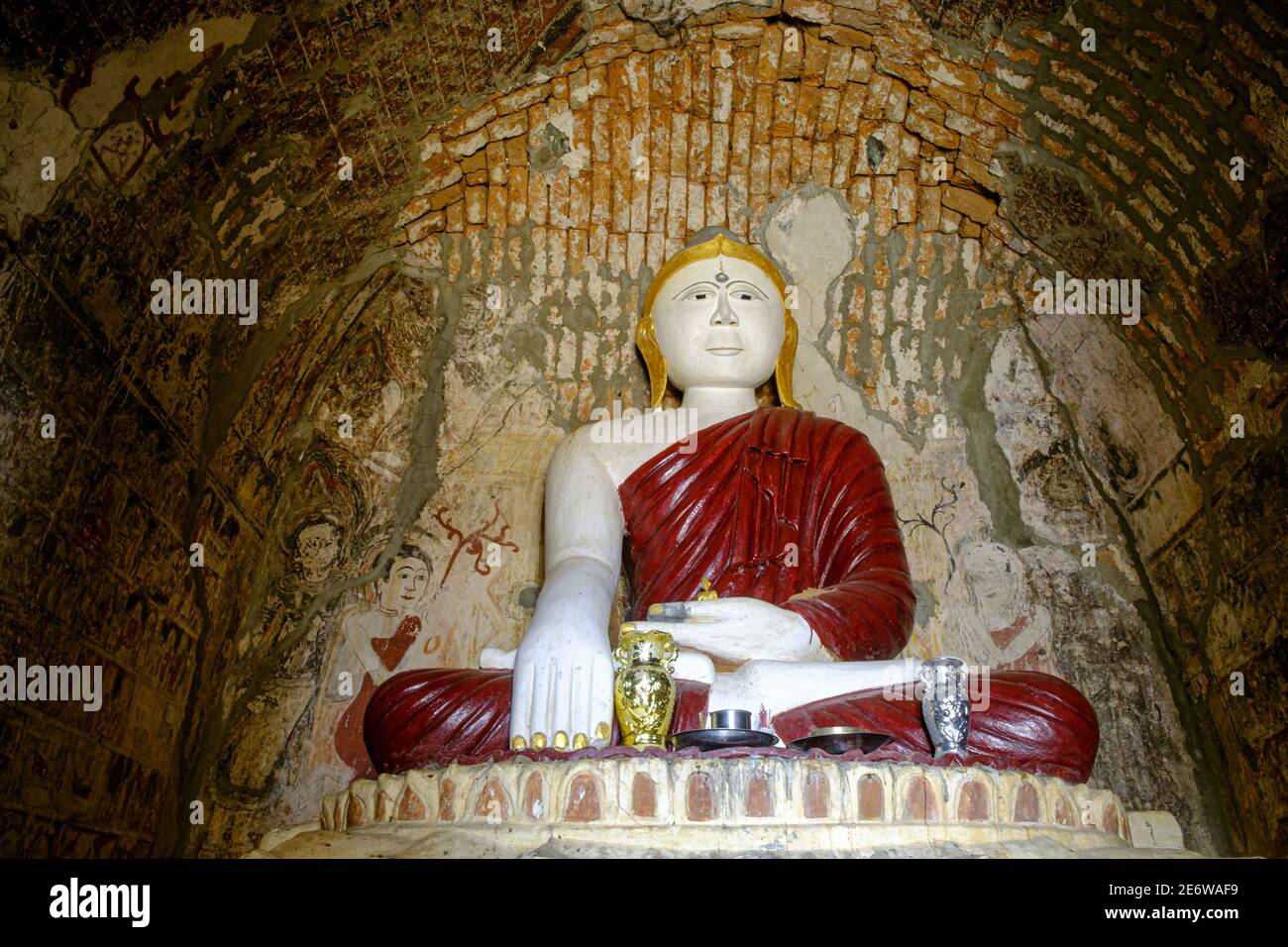Myanmar (Burma), Mandalay, old city of Sagaing, on the banks of theThan ...