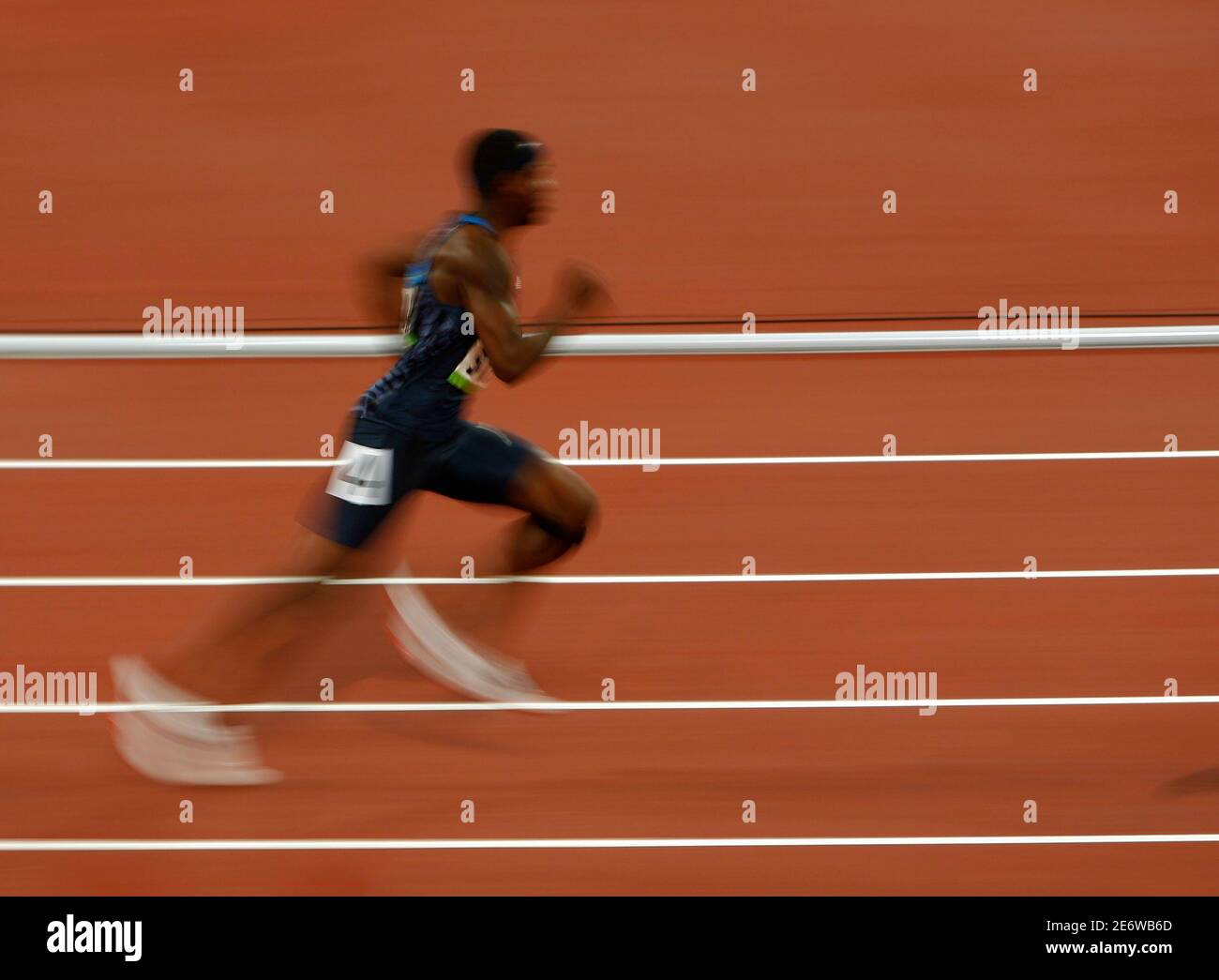 Mens 400m hurdles hi-res stock photography and images - Alamy