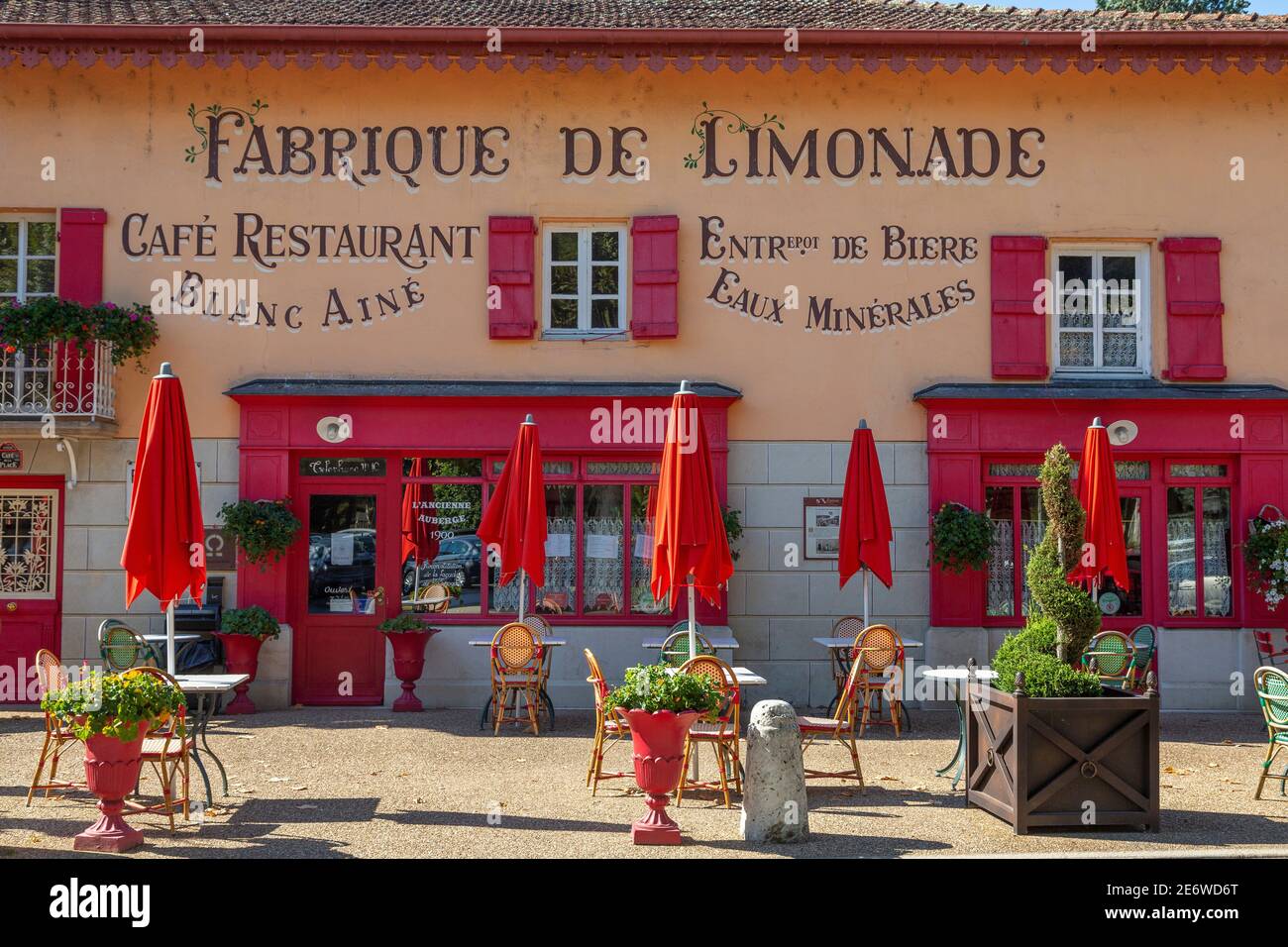 L'ancienne auberge hi-res stock photography and images - Alamy