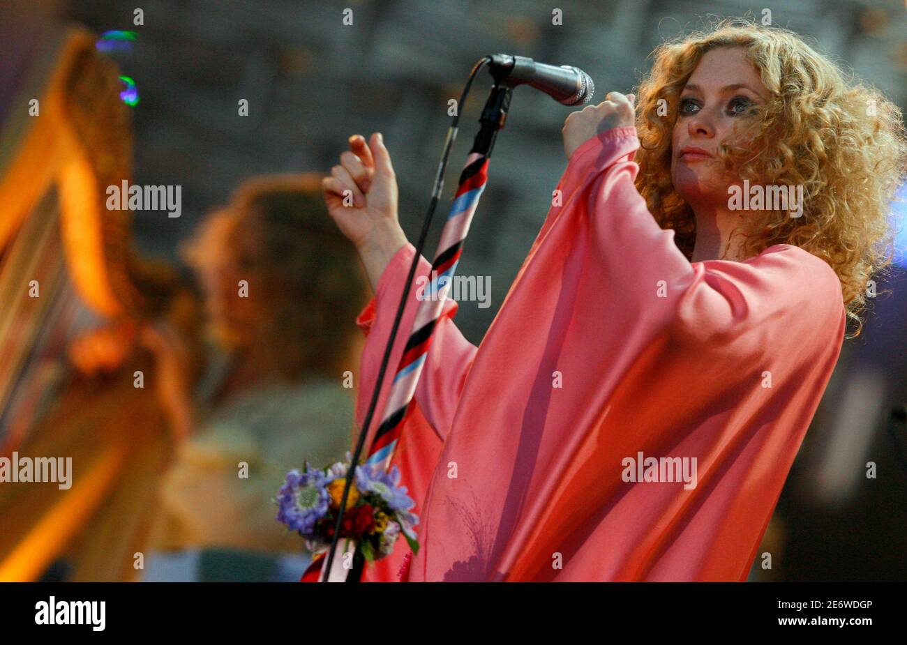 Singer alison goldfrapp hi-res stock photography and images - Alamy