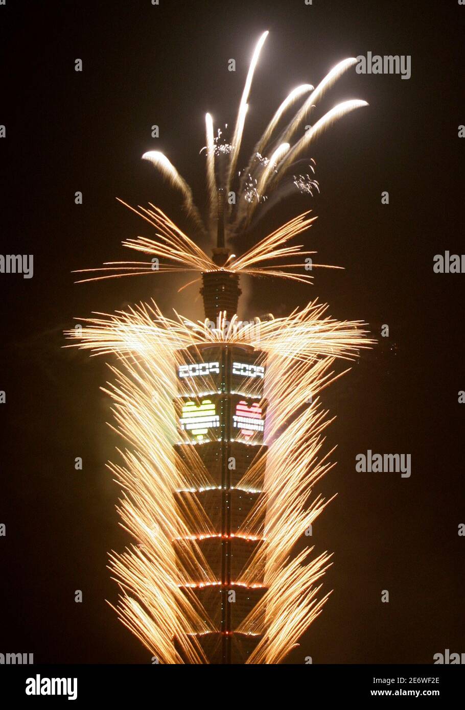 Taipei 101 fireworks hi-res stock photography and images - Alamy
