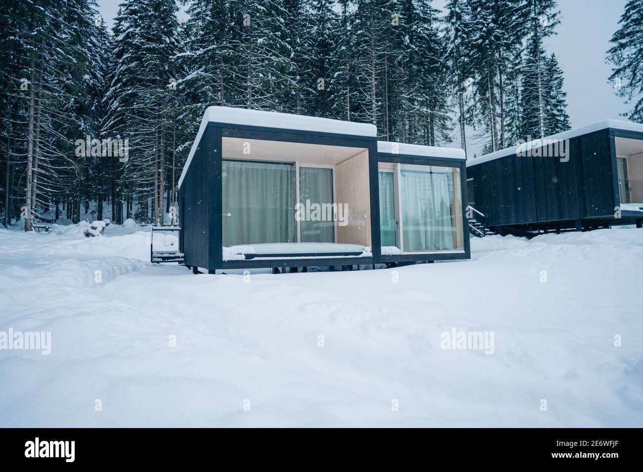 Small Log Cabin In Winter New York Cabin Vacation Rentals United