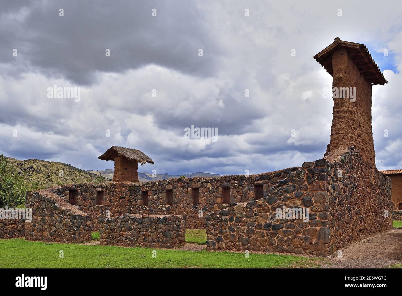 Peru, Raqchi,Inca archeological site Stock Photo - Alamy