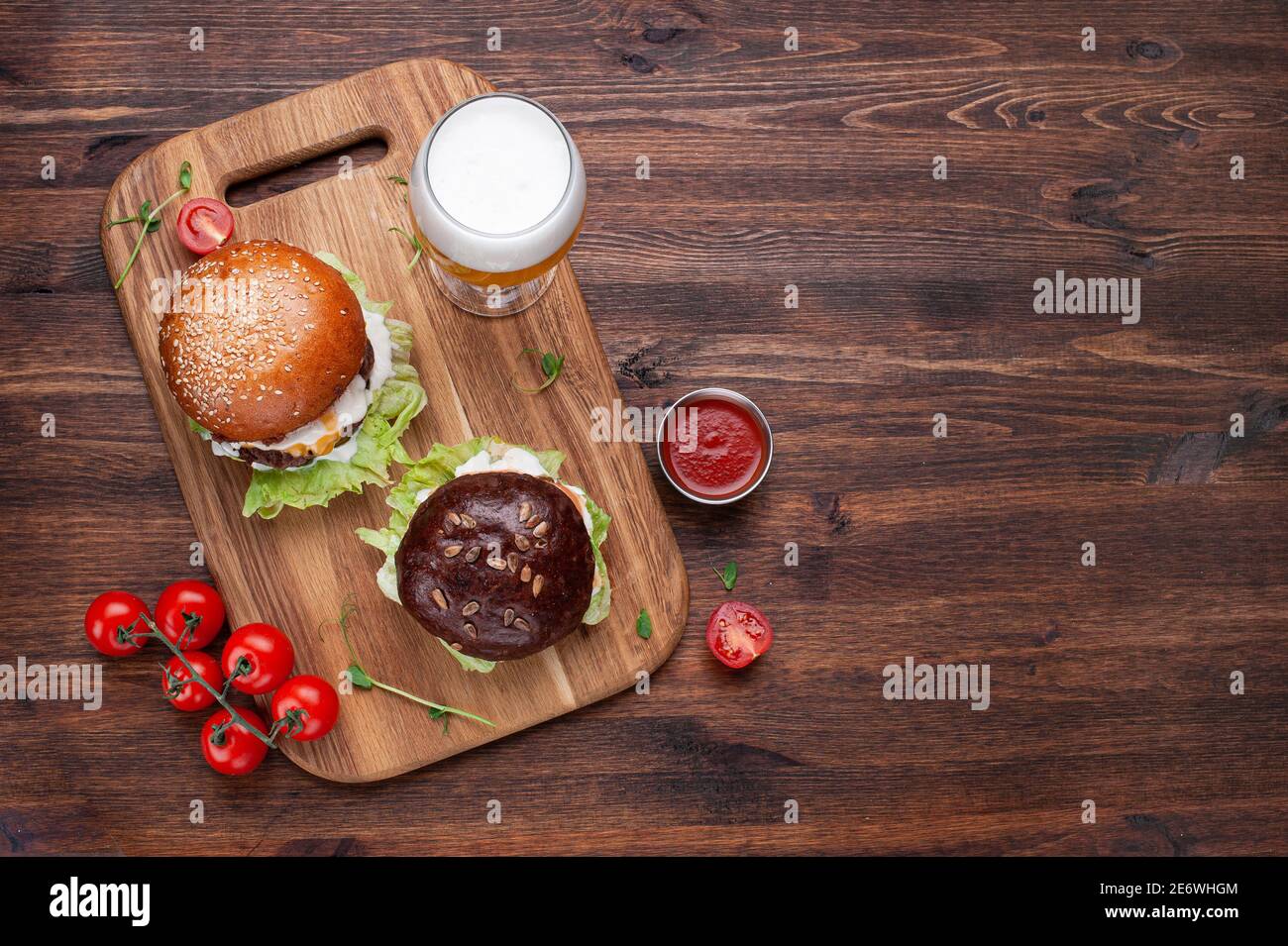 Hamburger lettuce top view hi-res stock photography and images - Alamy