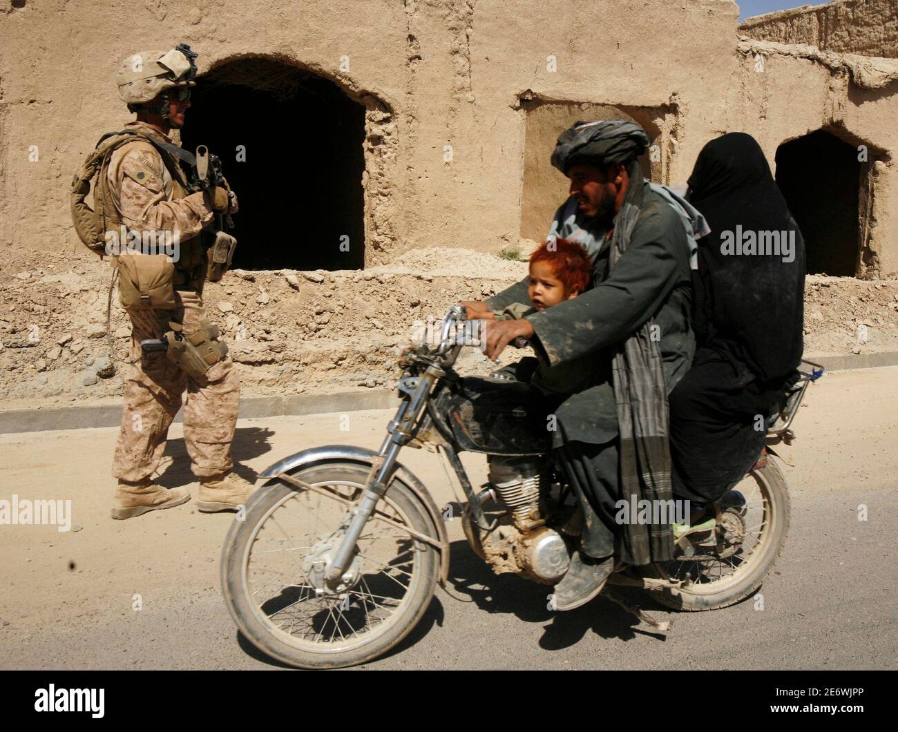 Afghan family motorcycle hi-res stock photography and images - Alamy