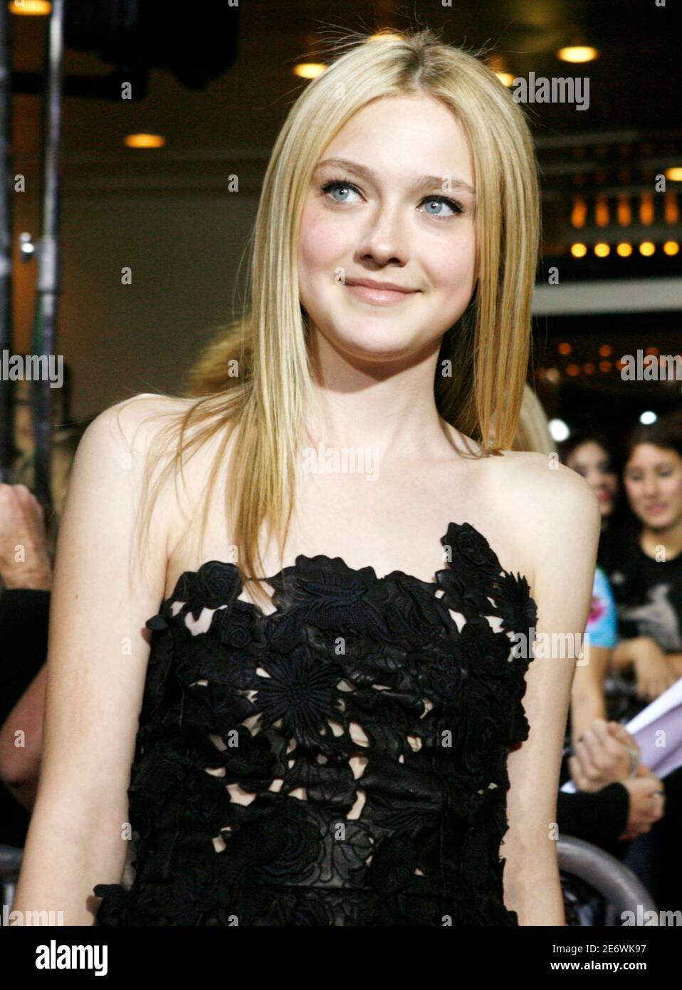 Dakota Fanning The Twilight Saga High Resolution Stock Photography and ...