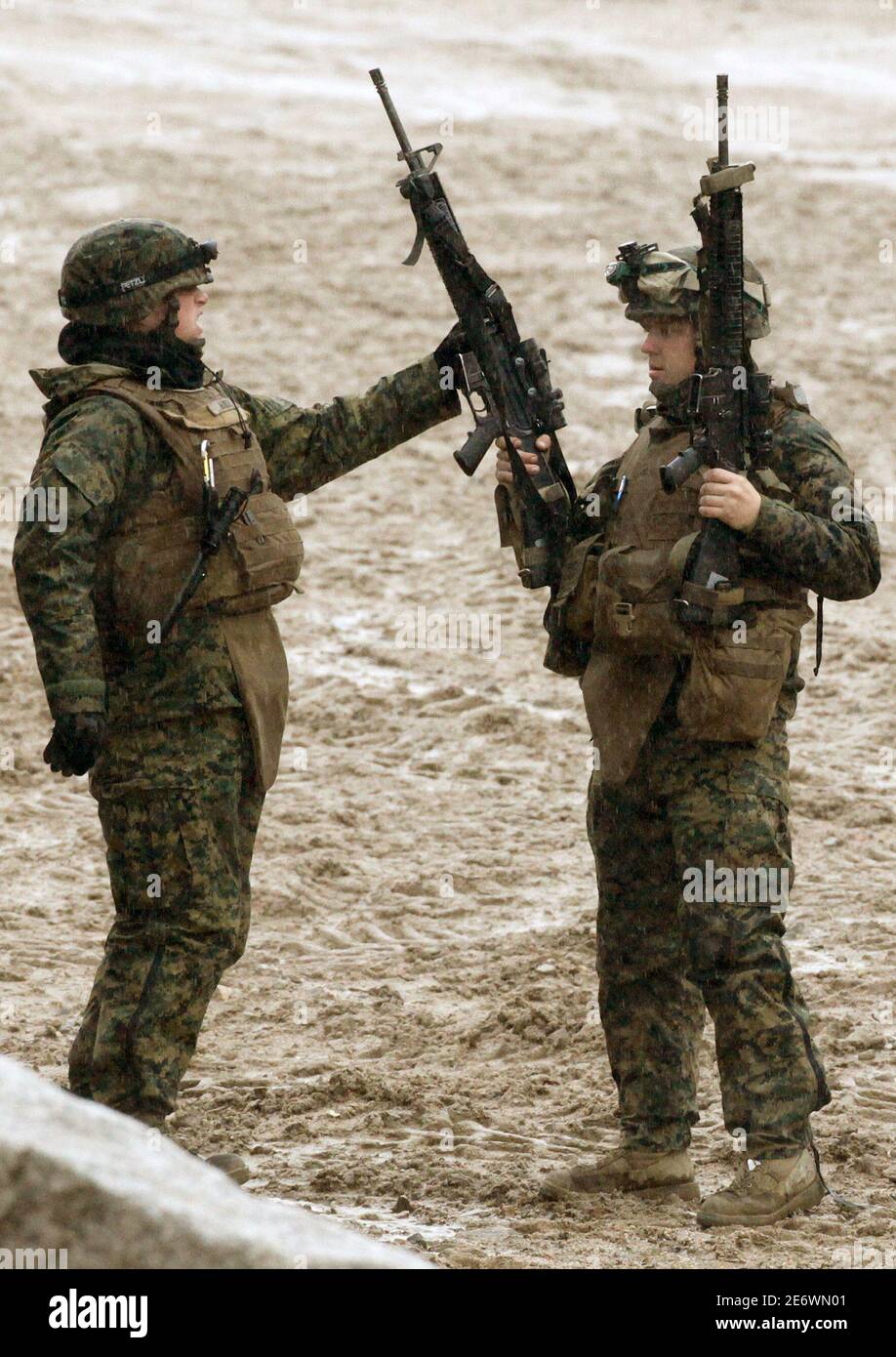 46 gun hi-res stock photography and images - Alamy