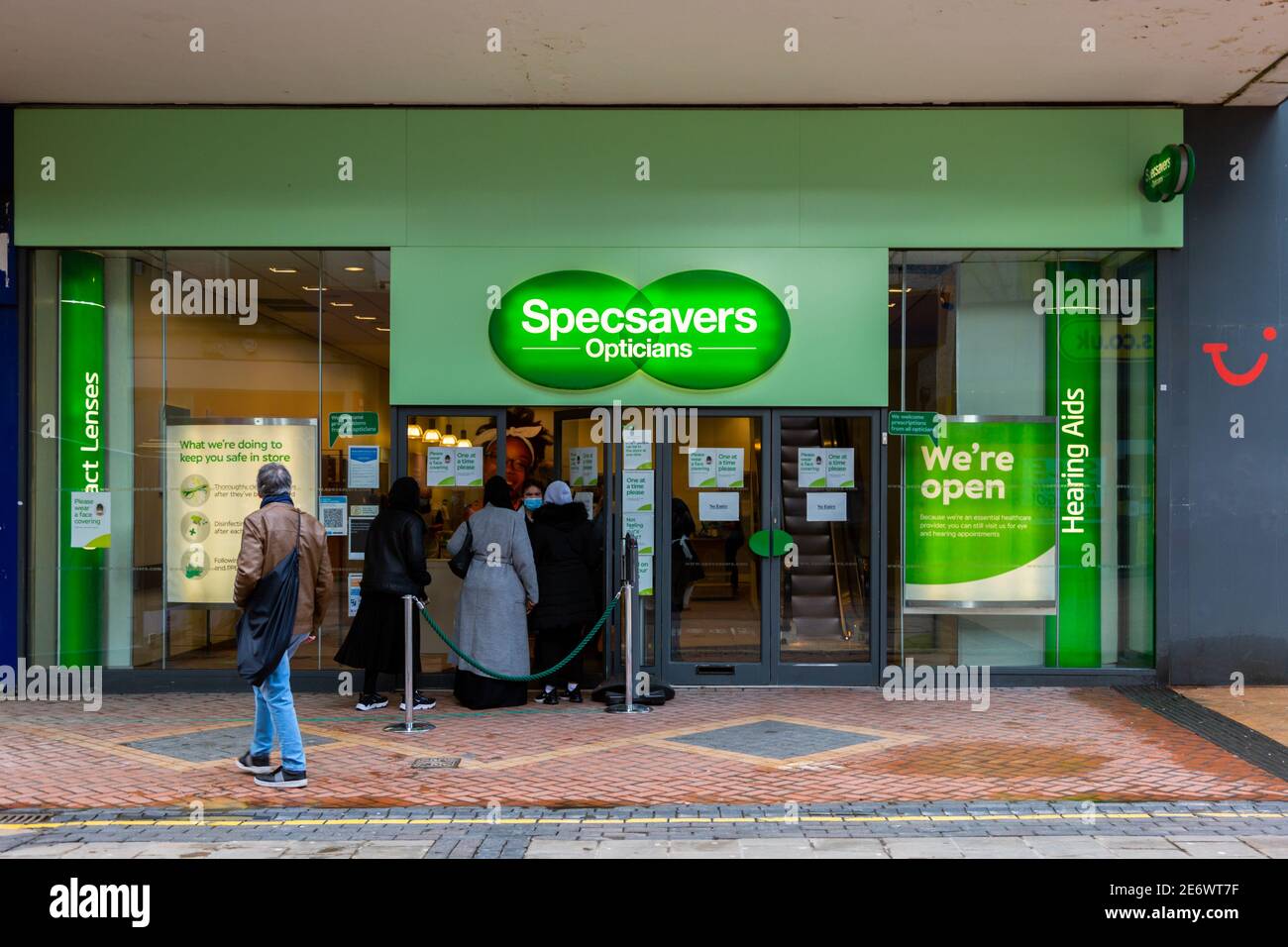 Specsavers opticians shop uk hi-res stock photography and images - Alamy