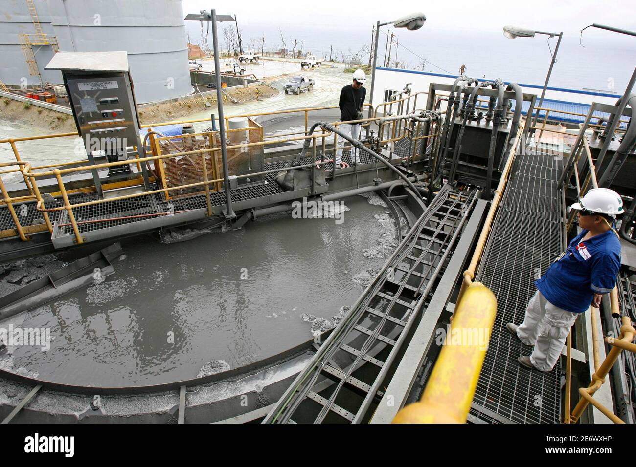 Copper mine mining processing plant hi-res stock photography and images ...