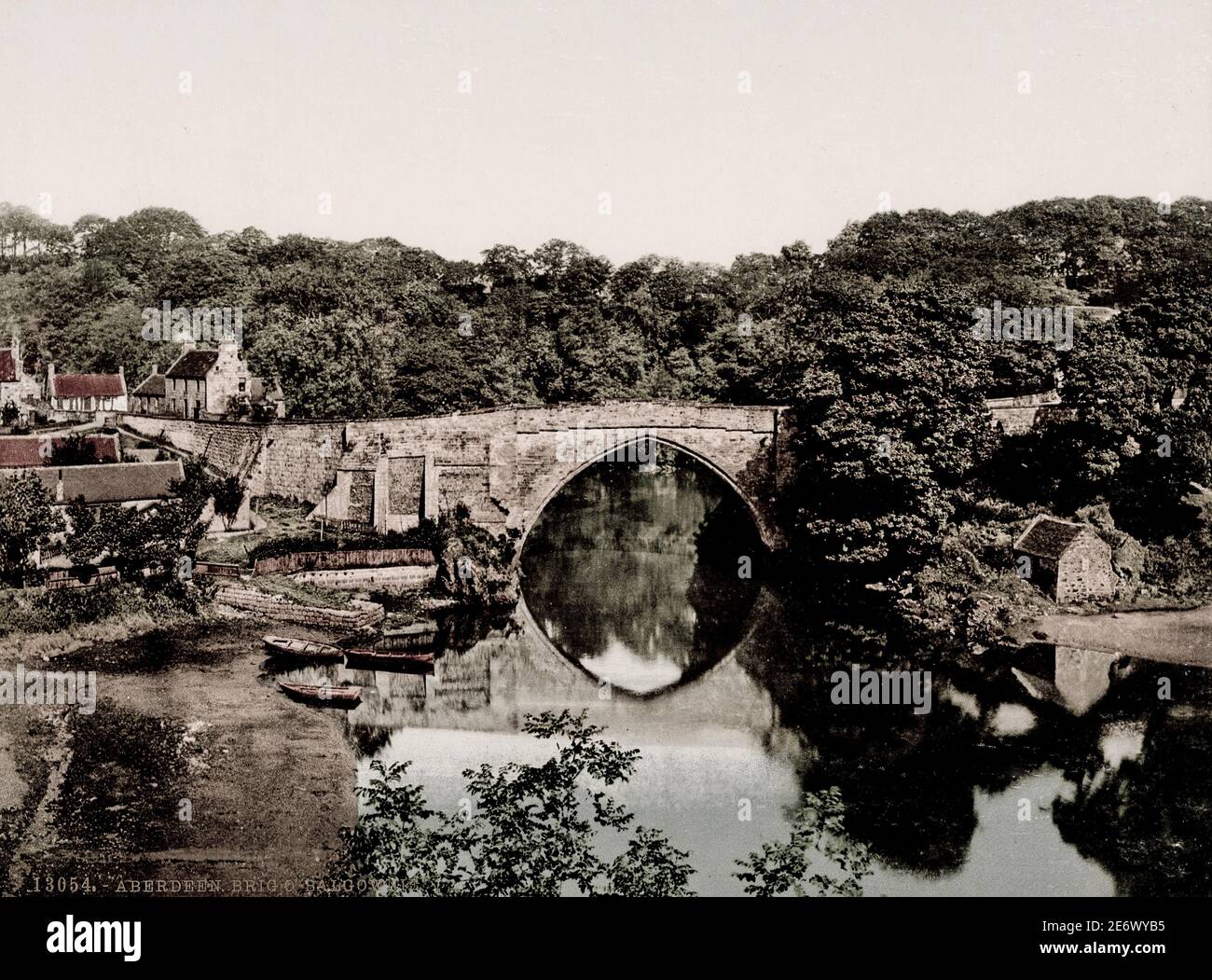 Vintage 19th century / 1900 photograph: The Brig o' Balgownie is a 13th ...