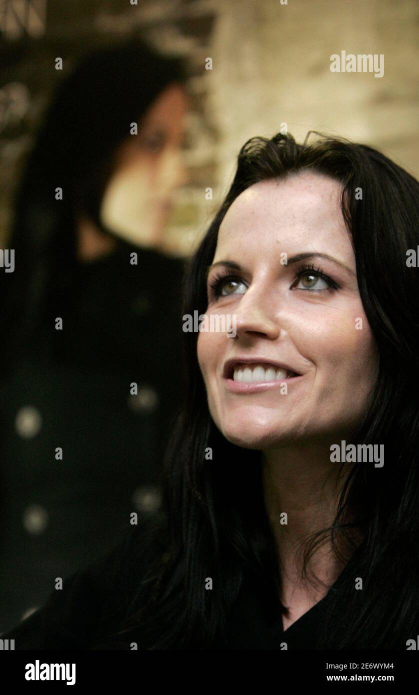 Autograph album hi-res stock photography and images - Alamy