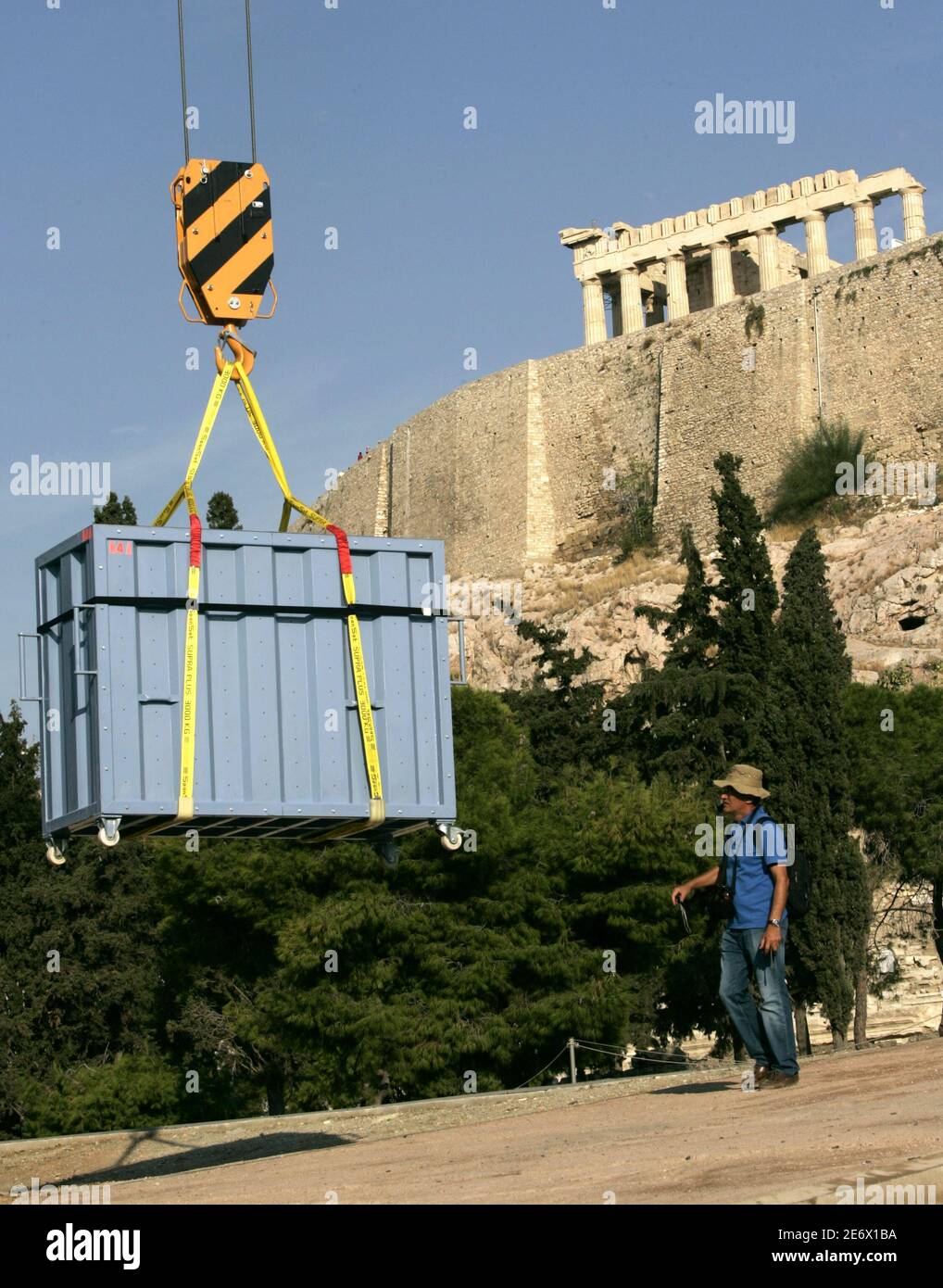Ancient greece crane hi-res stock photography and images - Alamy