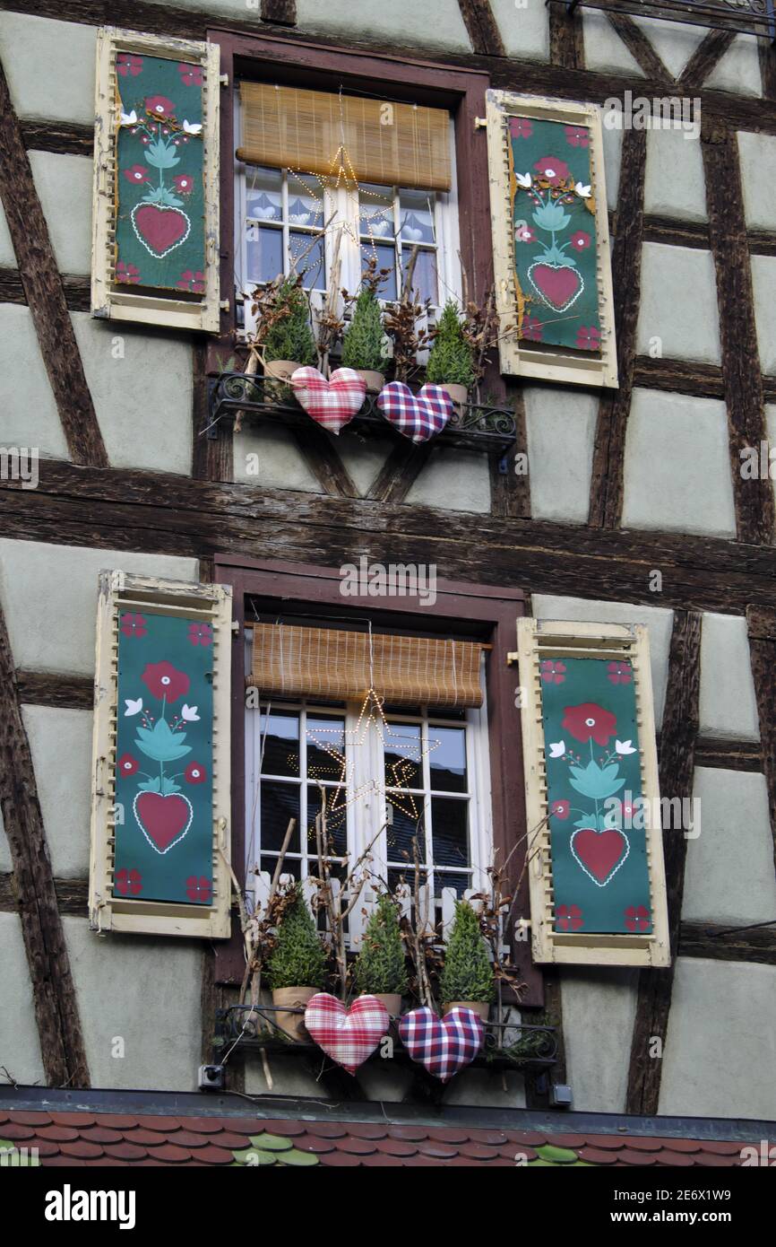 France, Haut Rhin, Kaysersberg, Rue de Gaulle, half-timbered house ...