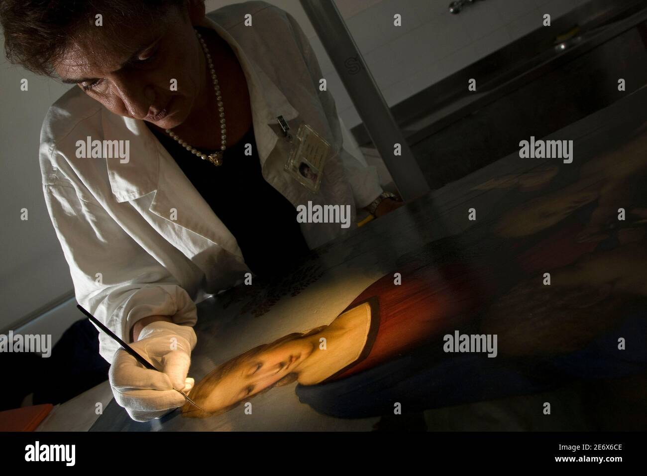 Madonna with the goldfinch hi-res stock photography and images - Alamy