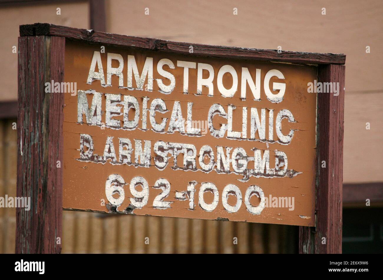 Pop out sign hi-res stock photography and images - Alamy