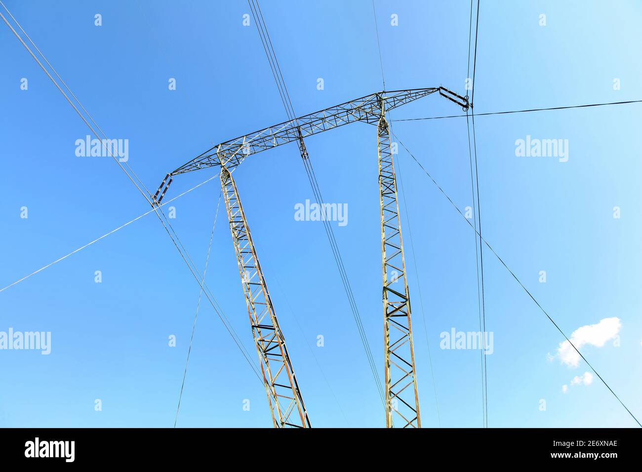 Steel power pylons hi-res stock photography and images - Alamy