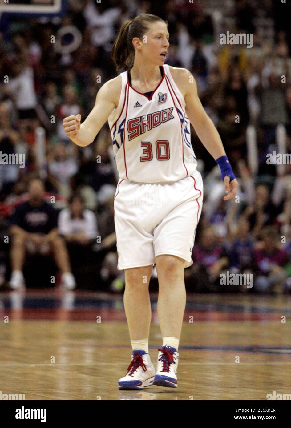 Pointer shooting hi-res stock photography and images - Alamy